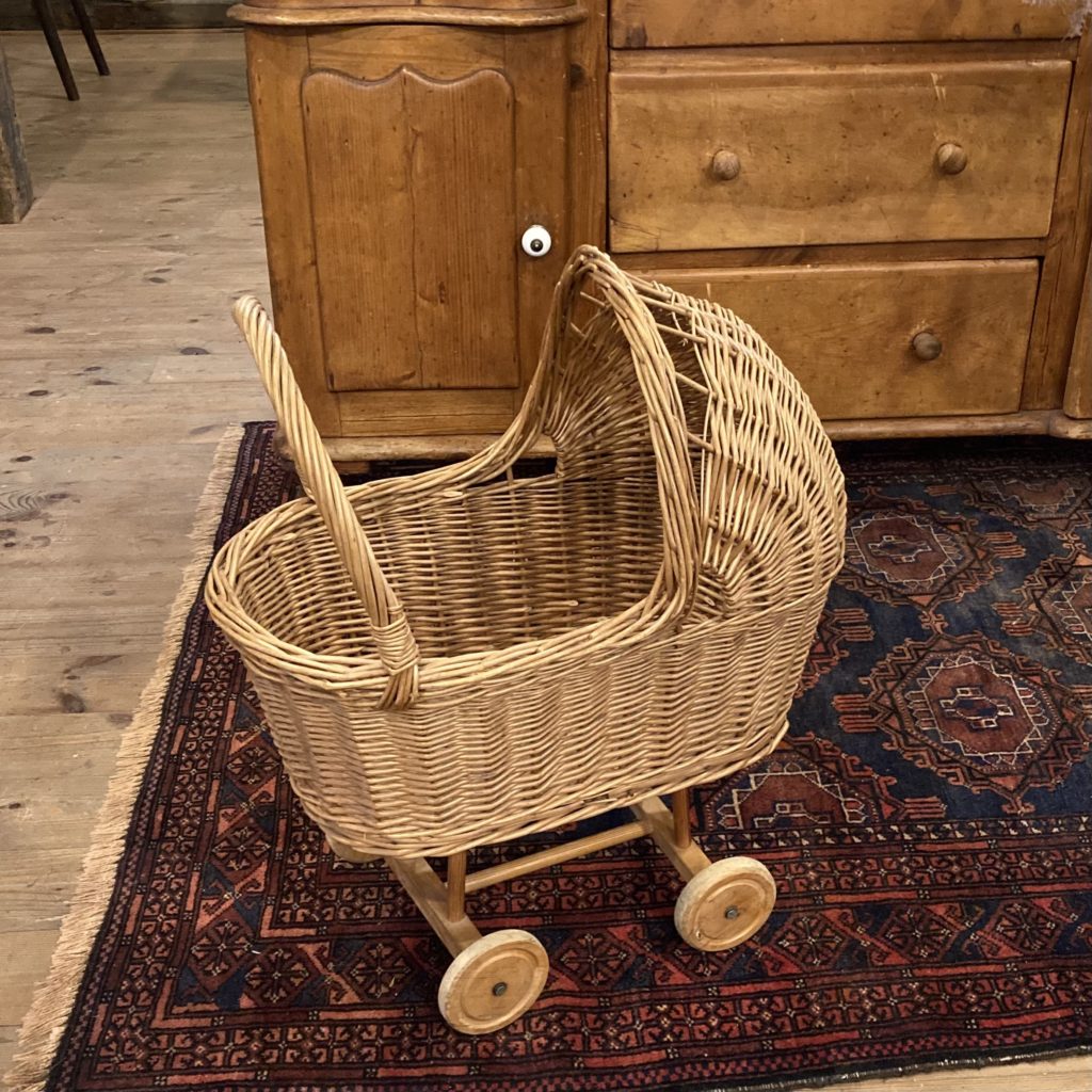 【SOLD】#112204/Rattan Baby Walker | SHABBY'S MARKETPLACE